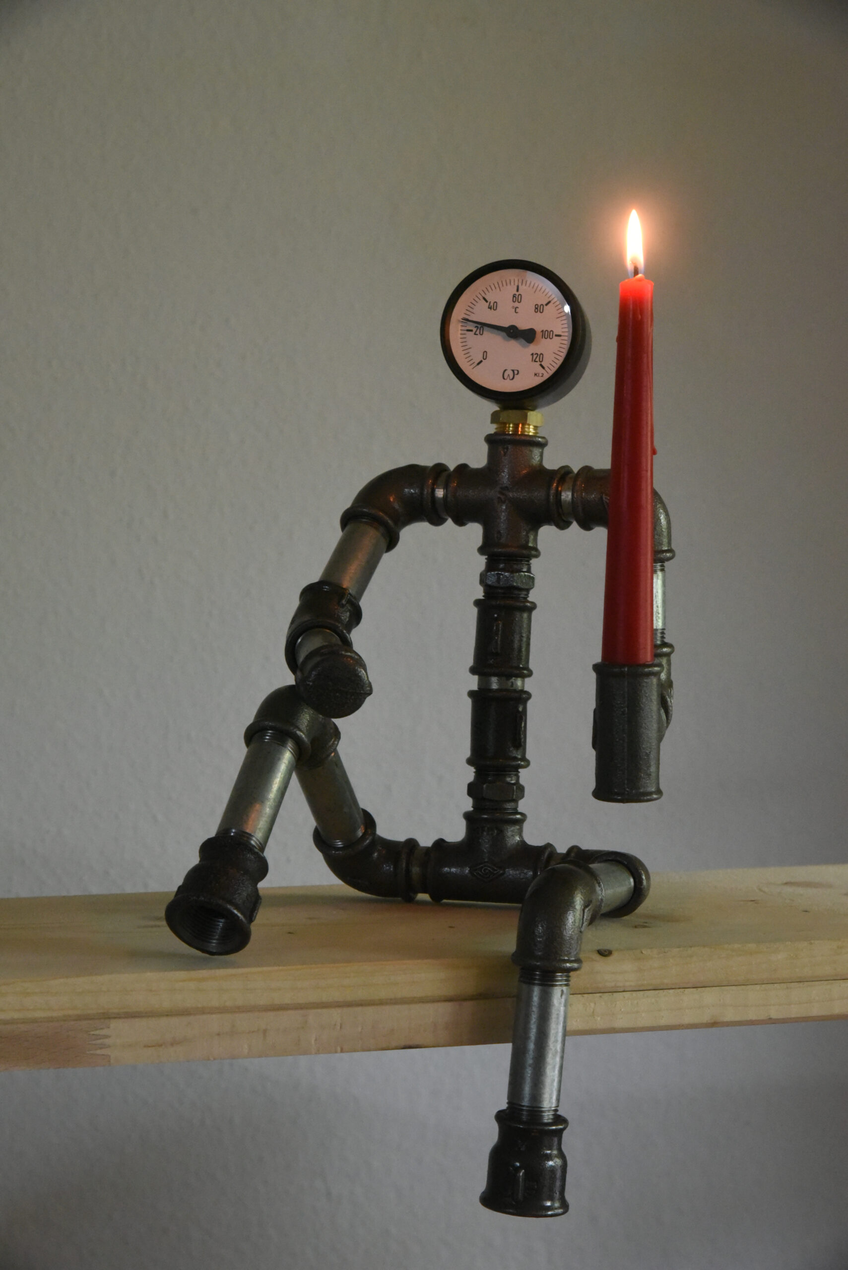 Temperman als Kantensitzer mit Kerze - art_temperi