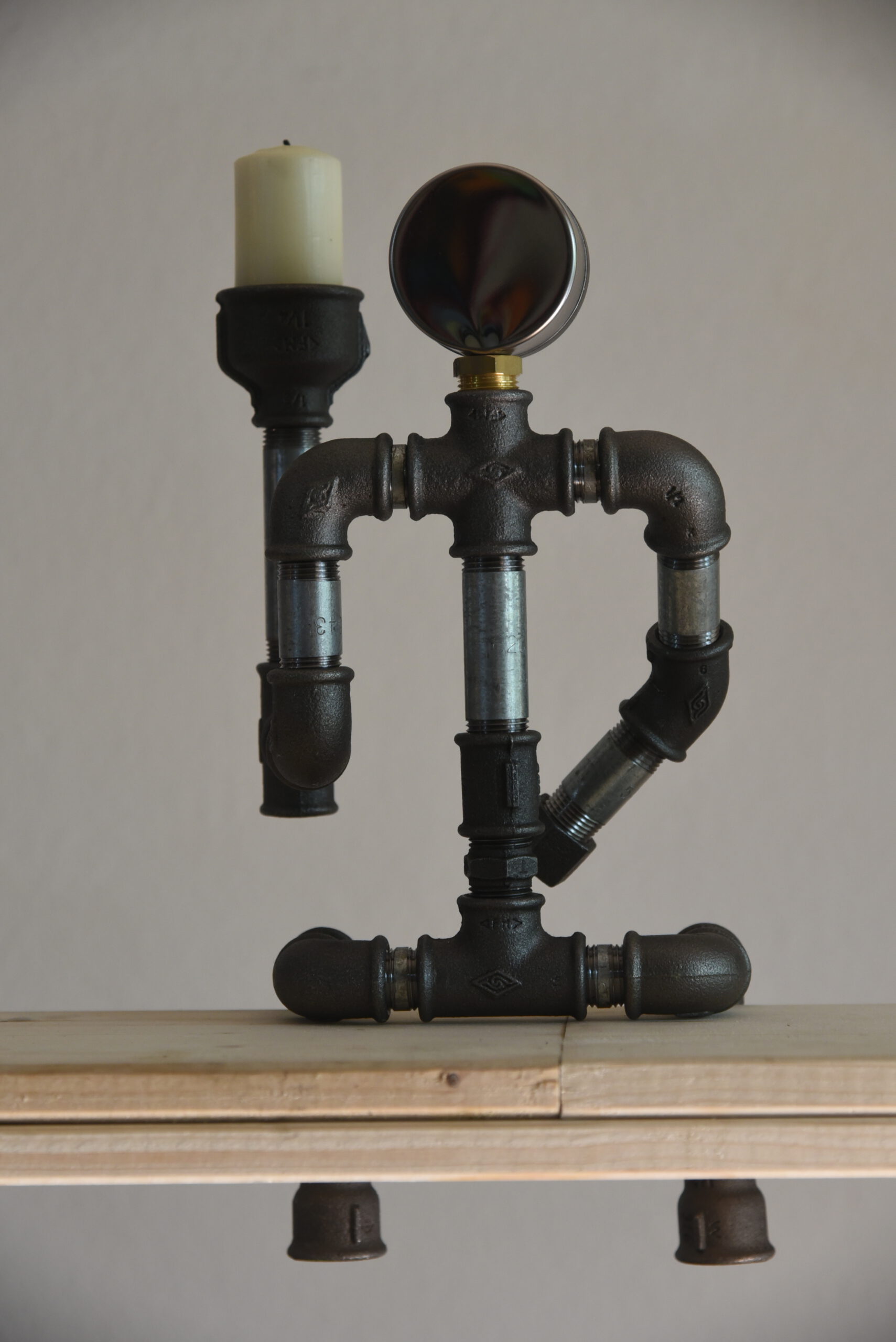 Temperman als Kantensitzer mit Kerze - art_temperi